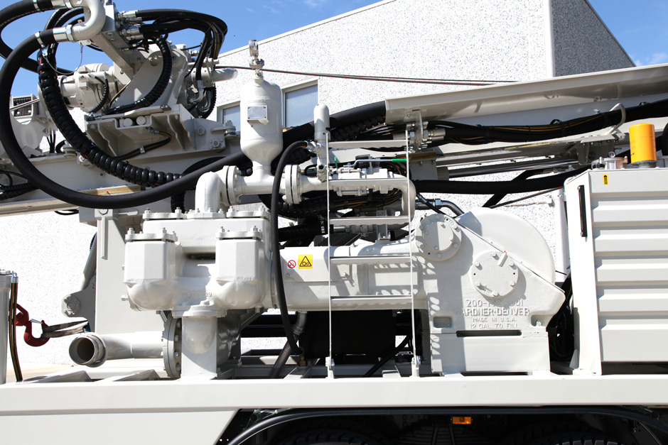 Fraste FS 300 - Fraste Spa - mobile drilling rigs and truck mounted.