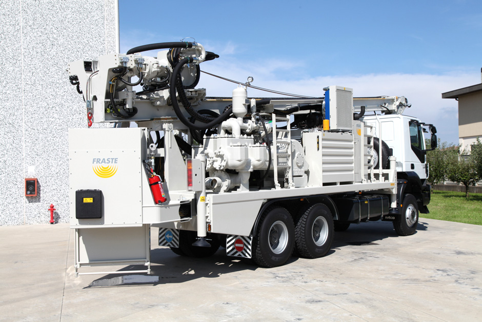 Fraste FS 300 - Fraste Spa - mobile drilling rigs and truck mounted.