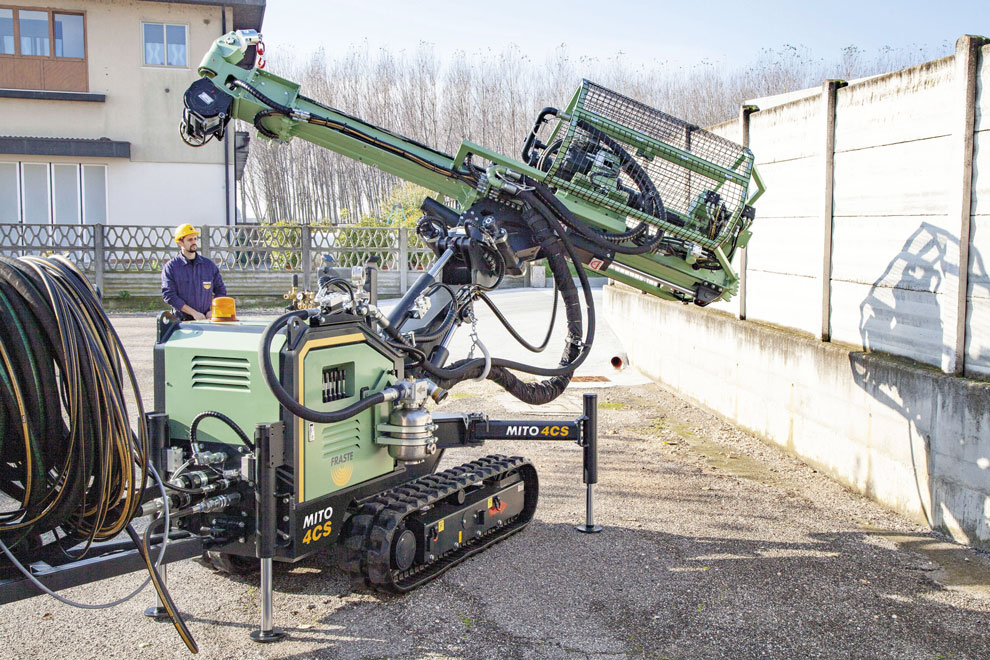 MITO 4 CS - Fraste Spa - mobile drilling rigs and truck mounted.